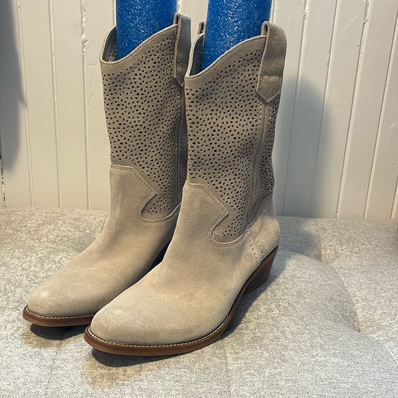 BCBGeneration | Shoes | Bcbg Cream Colored Suede Boots Womans Six 8 ...